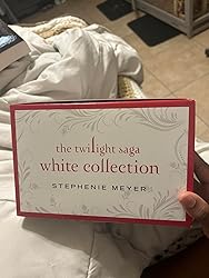 Amazon.com: The Twilight Saga Complete Collection: 9780316132909: Meyer, Stephenie: Books
