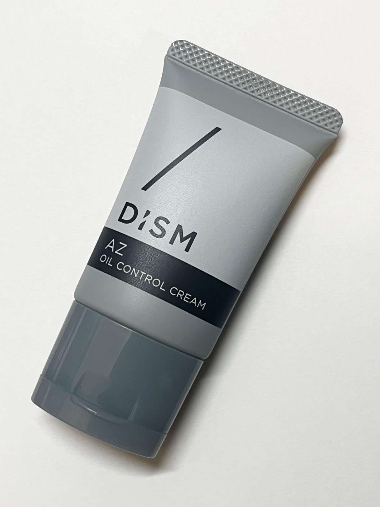 Amazon | DISM ディズム AZオイルコントロールクリーム 美容クリーム アゼライン酸 テカリ防止 パウダー 美容液発想 20g 約2か月分 | DISM（ディズム） | 乳液 ...