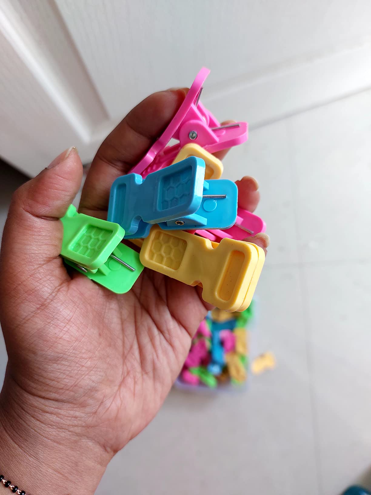WEWEL® Rainbow Heavy Quality Rust Free Plastic Clothes Pegs: Clips for ...