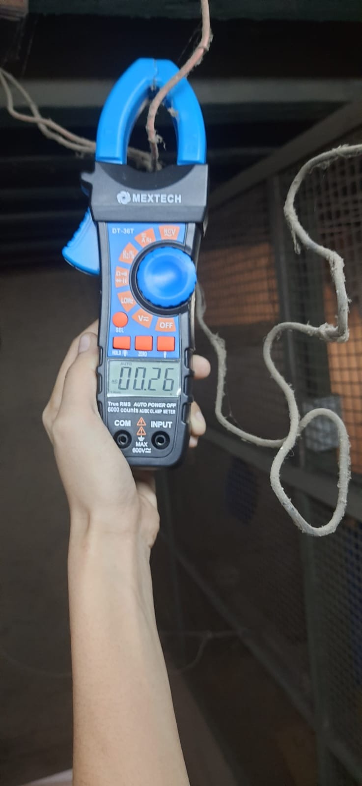 Mextech DT36T 600A Ac/Dc True RMS Digital Clamp Meter 6000 Counts : Amazon.in: Industrial ...