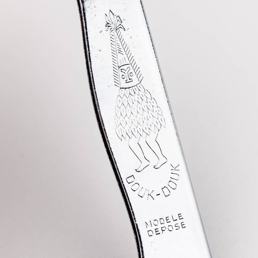 Douk Douk Logo Douk Douk Squirrel Folding Knife