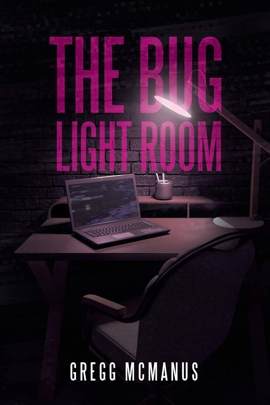 Amazon.com: The Bug Light Room: 9781665507189: McManus 0, 0 Gregg 0: Books