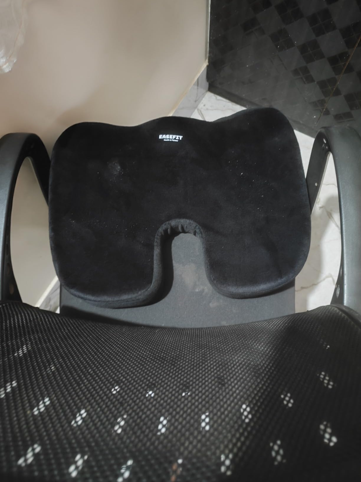 EASEFIT Orthopedic Coccyx Cushion Tailbone Support & Sciatica Pain ...