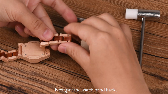 Watch How to remove strap links on Amazon Live