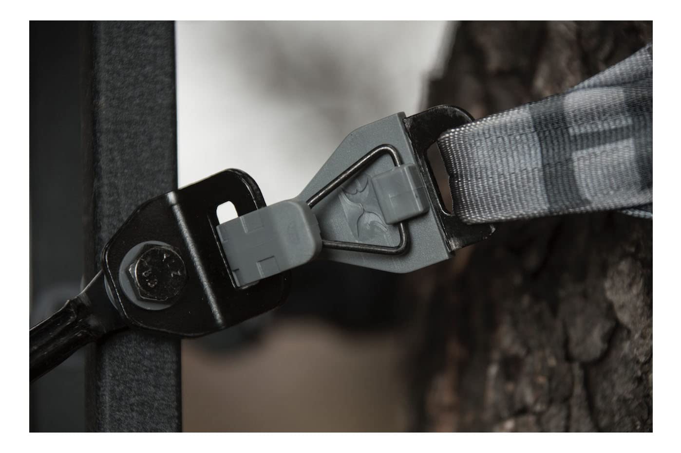 Hang On Tree Stands Hawk Cruzr Bone Collector Hang-On 1-Piece Big Game ...