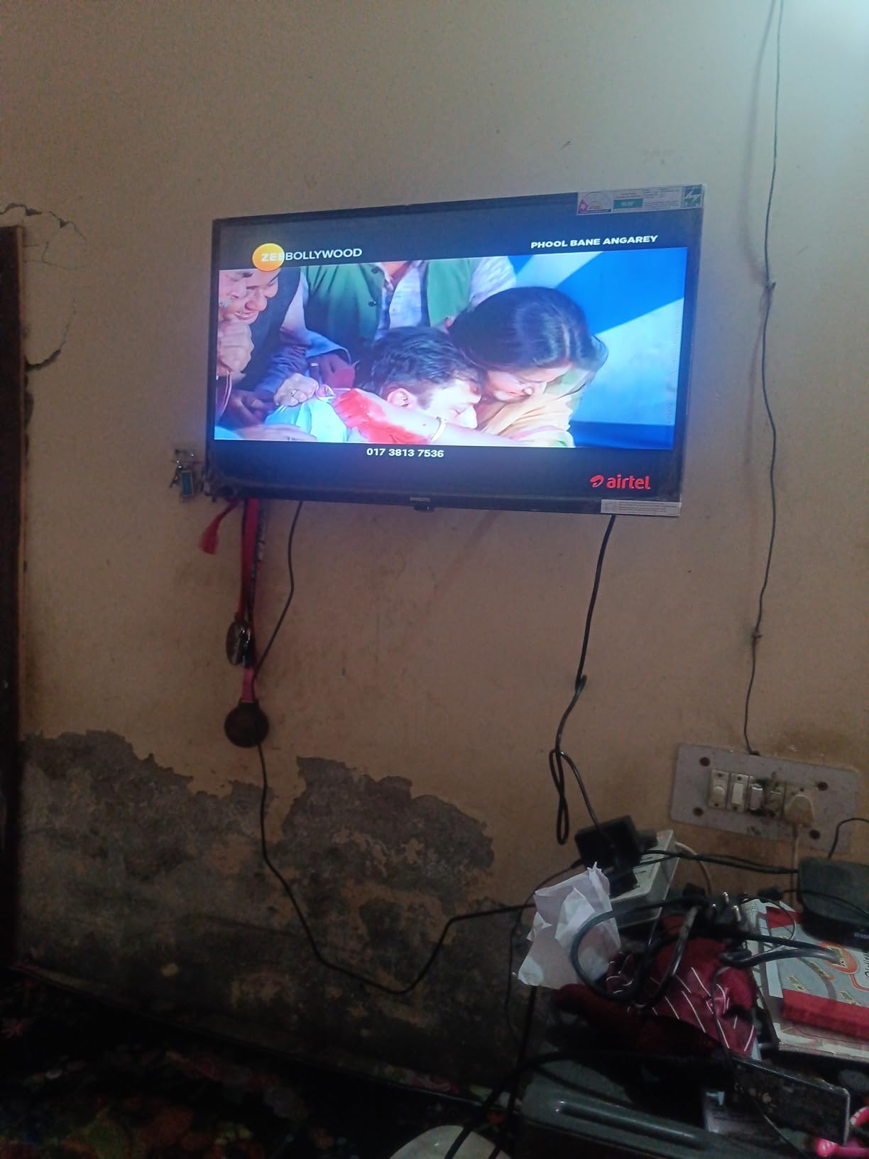 Samsung 80 cm (32 inches) HD Ready Smart LED TV UA32T4310AKXXL (Glossy ...