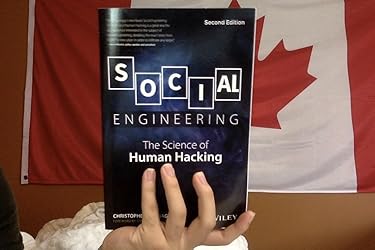 Social Engineering: The Science of Human Hacking: Hadnagy, Christopher ...