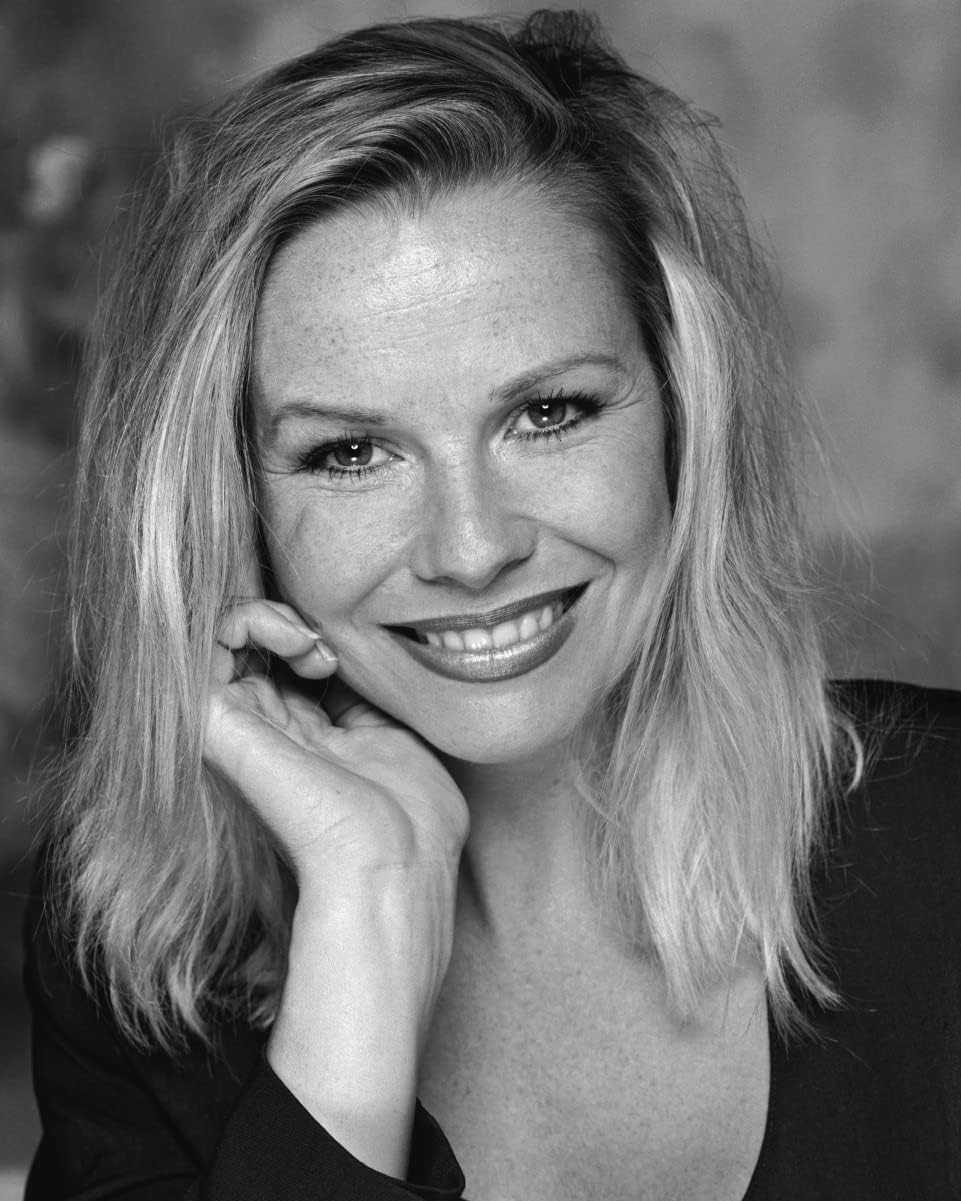 worldphotographs Pamela Stephenson 10x8 Photo : Amazon.co.uk: Home ...