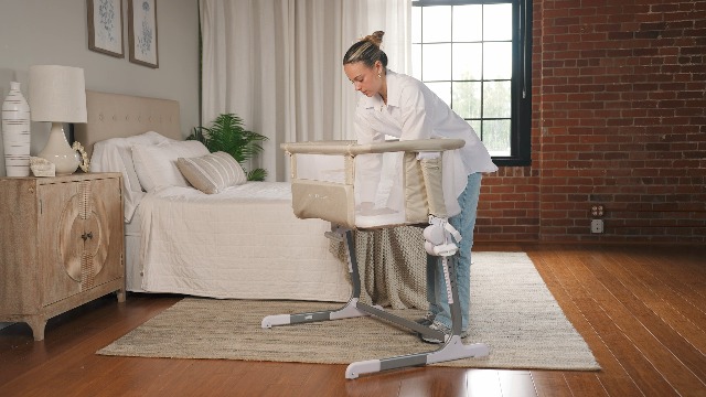 Watch How to set up your Extra Tall Beside Me Dreamer Bassinet on ...