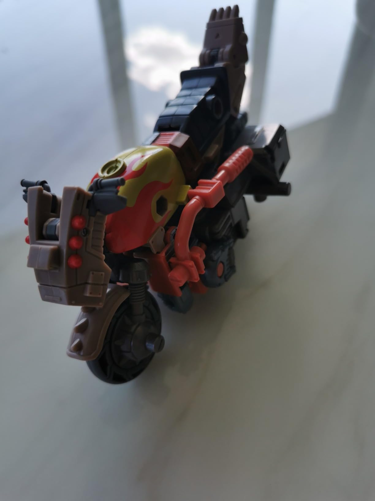 Transformers Toys Legacy Evolution Deluxe Crashbar Toy, 5.5-inch ...