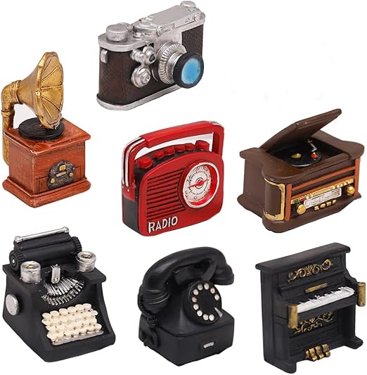 Amazon.com: Set of 7 Creative Retro European Resin Figurine for Home ...