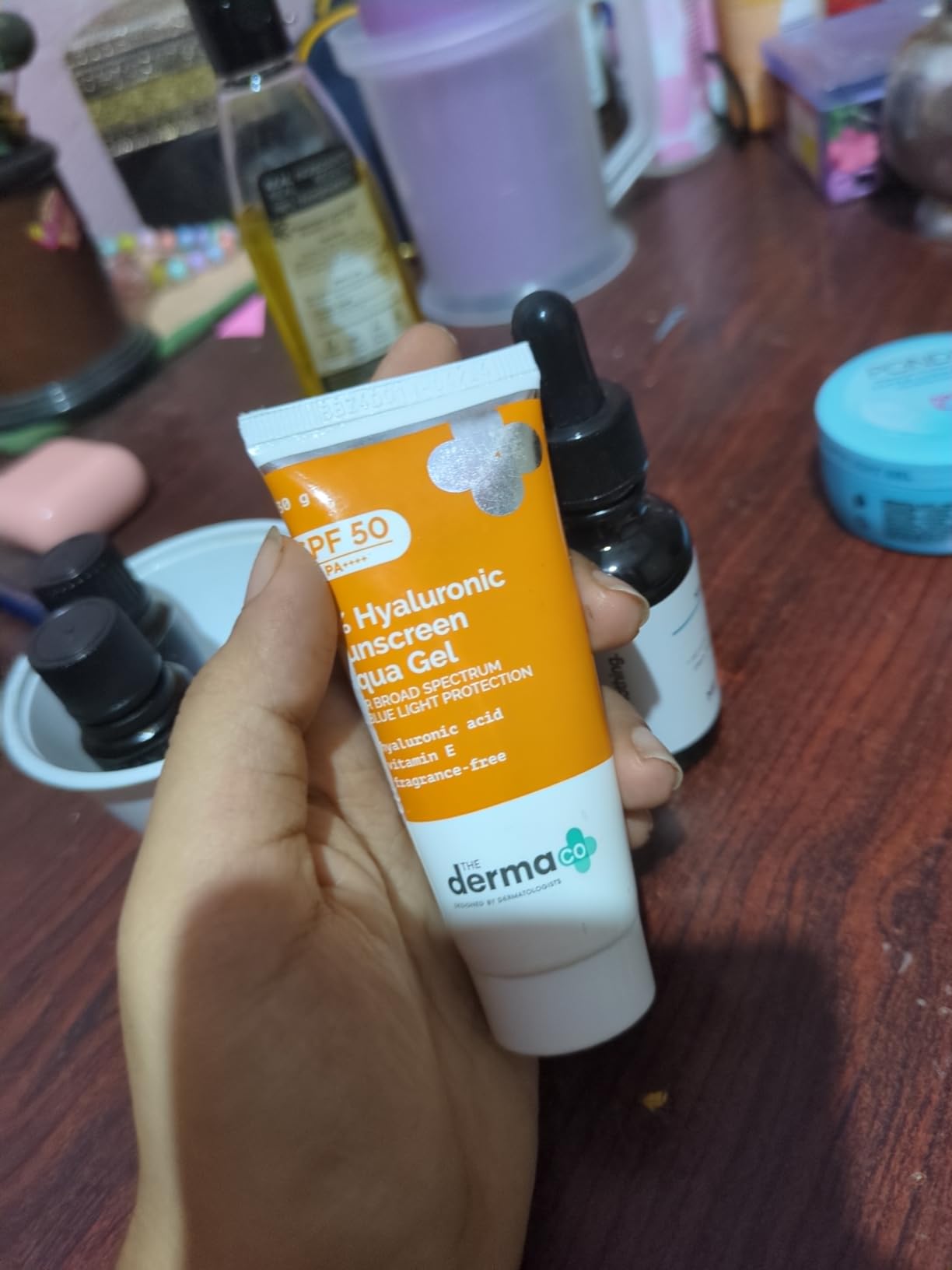 The Derma Co Hyaluronic Sunscreen Aqua Ultra Light Gel With Spf 50 Pa ...