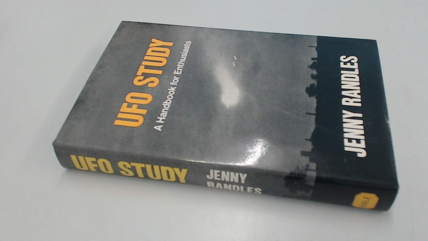 UFO study: A handbook for enthusiasts: Randles, Jenny.: 9780709188643 ...