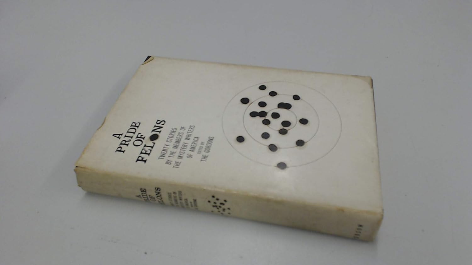 A Pride Of Felons: Mystery Writers of America: 9780234778395: Amazon ...