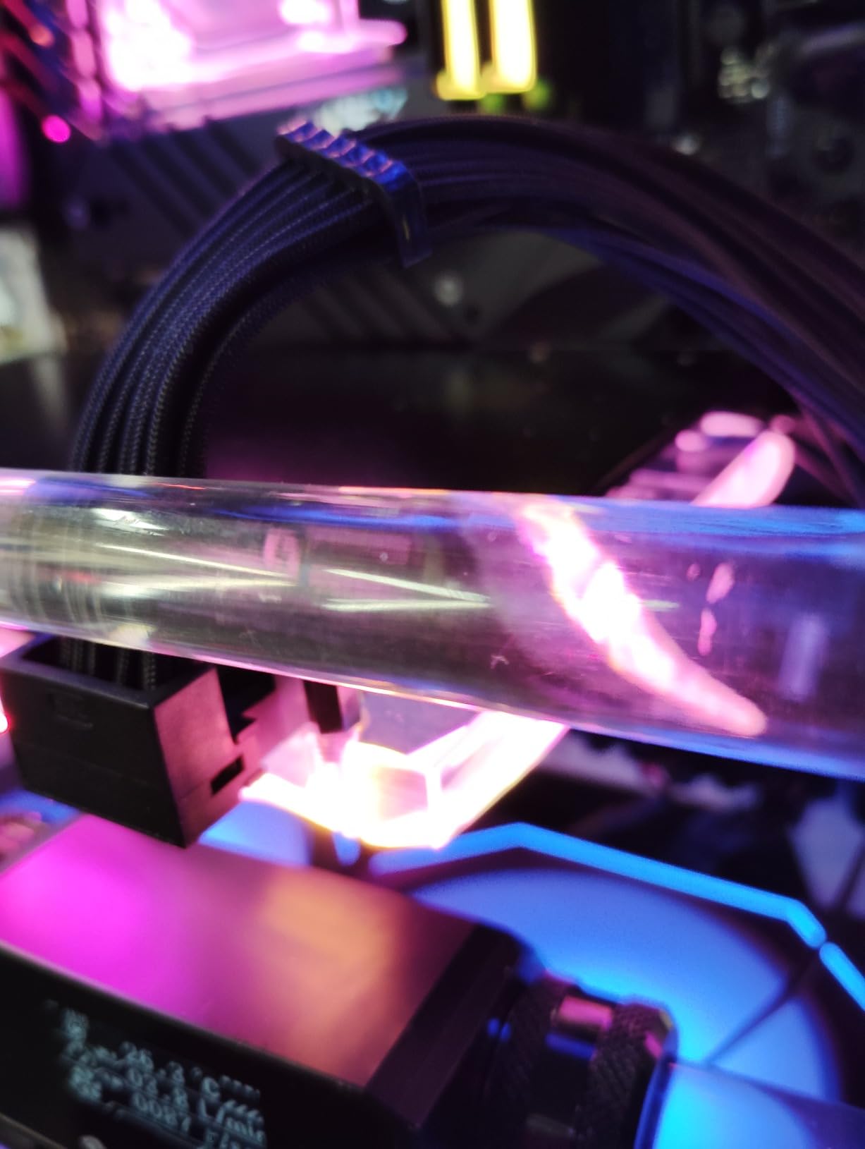 Amazon.co.jp: アイネックス 12VHPWR用電源延長ケーブル L型 外側ラッチ用 30cm PX-12VHP-CO : パソコン ...