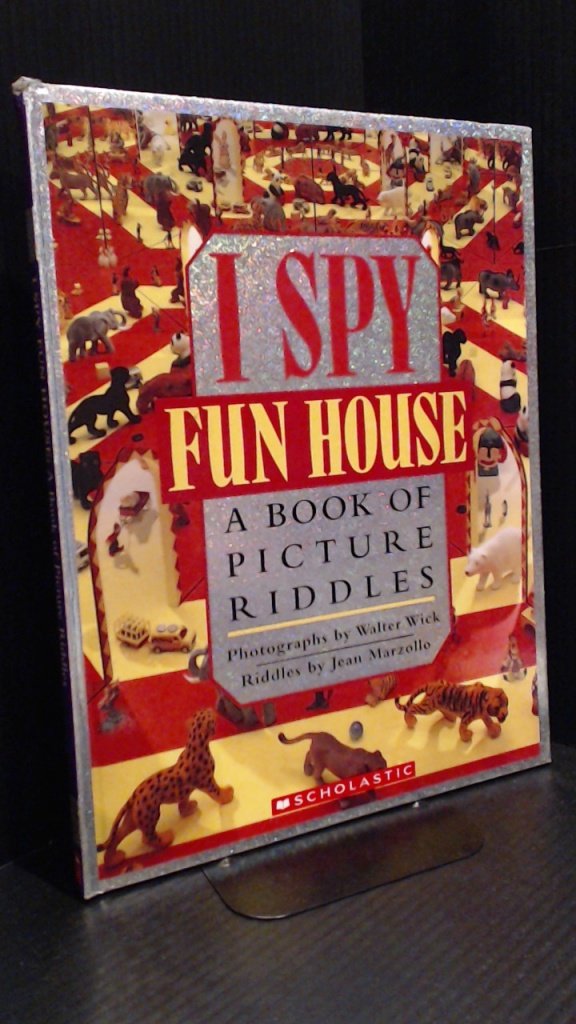 I Spy Fun House: 8601400507087: Books - Amazon.ca