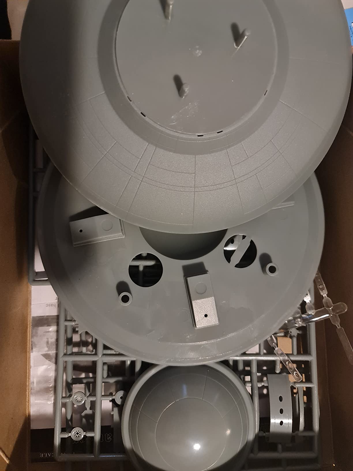 Pegasus Haunebu II Saucer Scale Model Kit : Amazon.com.au: Toys & Games