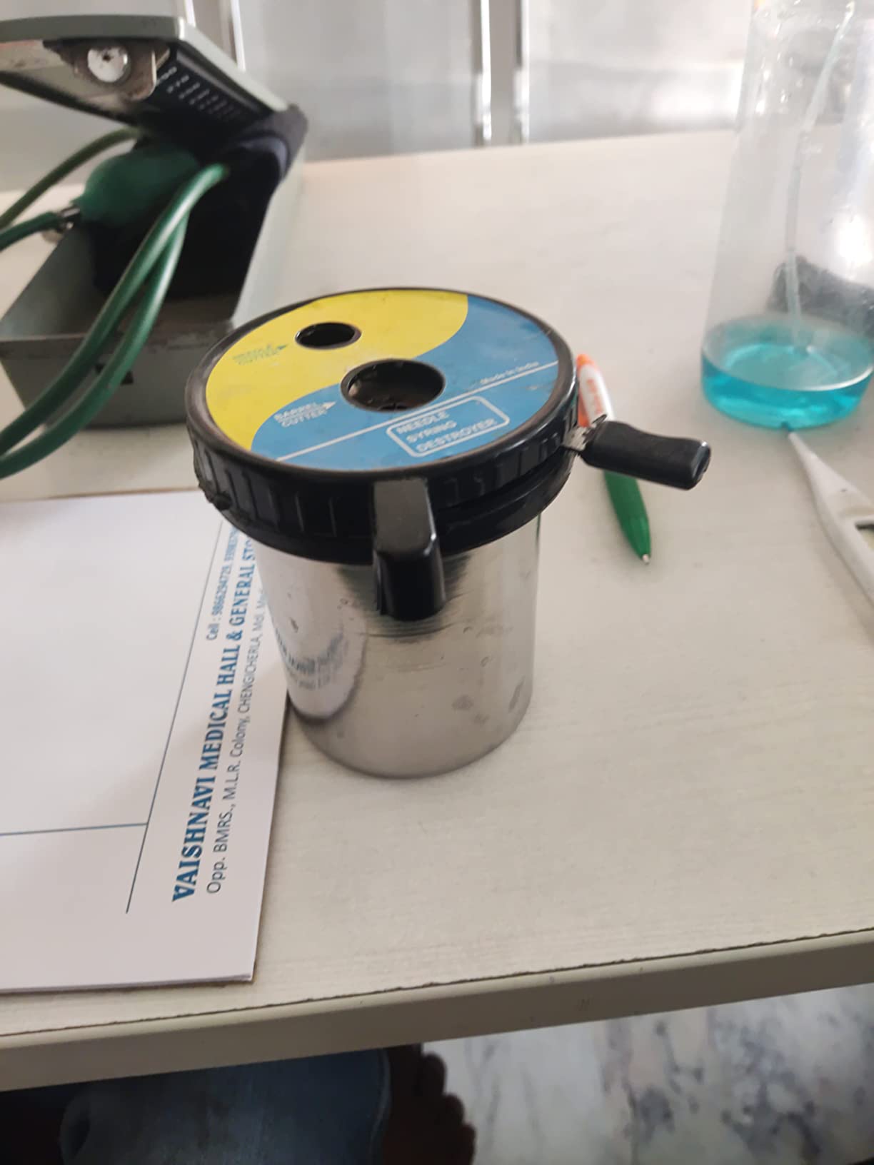 AKH69 Stainless Steel needle cutter & syringe destroyer Manual Needle ...