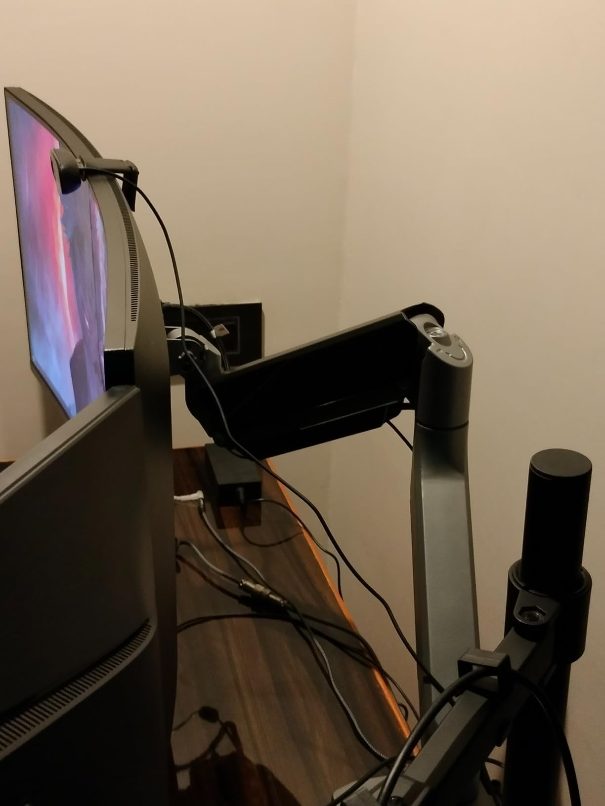 Jin Office Premium Heavy Duty Gas Spring Monitor Stand | 13-46" Monitor ...