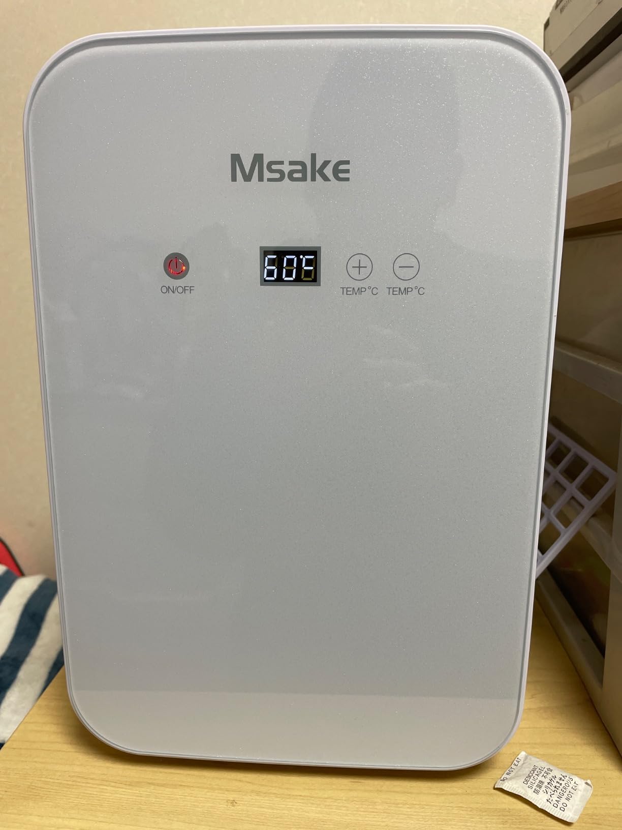 Amazon.co.jp: Msake ミニ冷蔵庫 10L 小型 冷蔵庫 ポータブル 冷温庫 0℃～60℃ 温度調節可 保冷保温庫 ワンタッチ操作 LCD温度表示 高密度発泡ウレタン採用 ペル ...