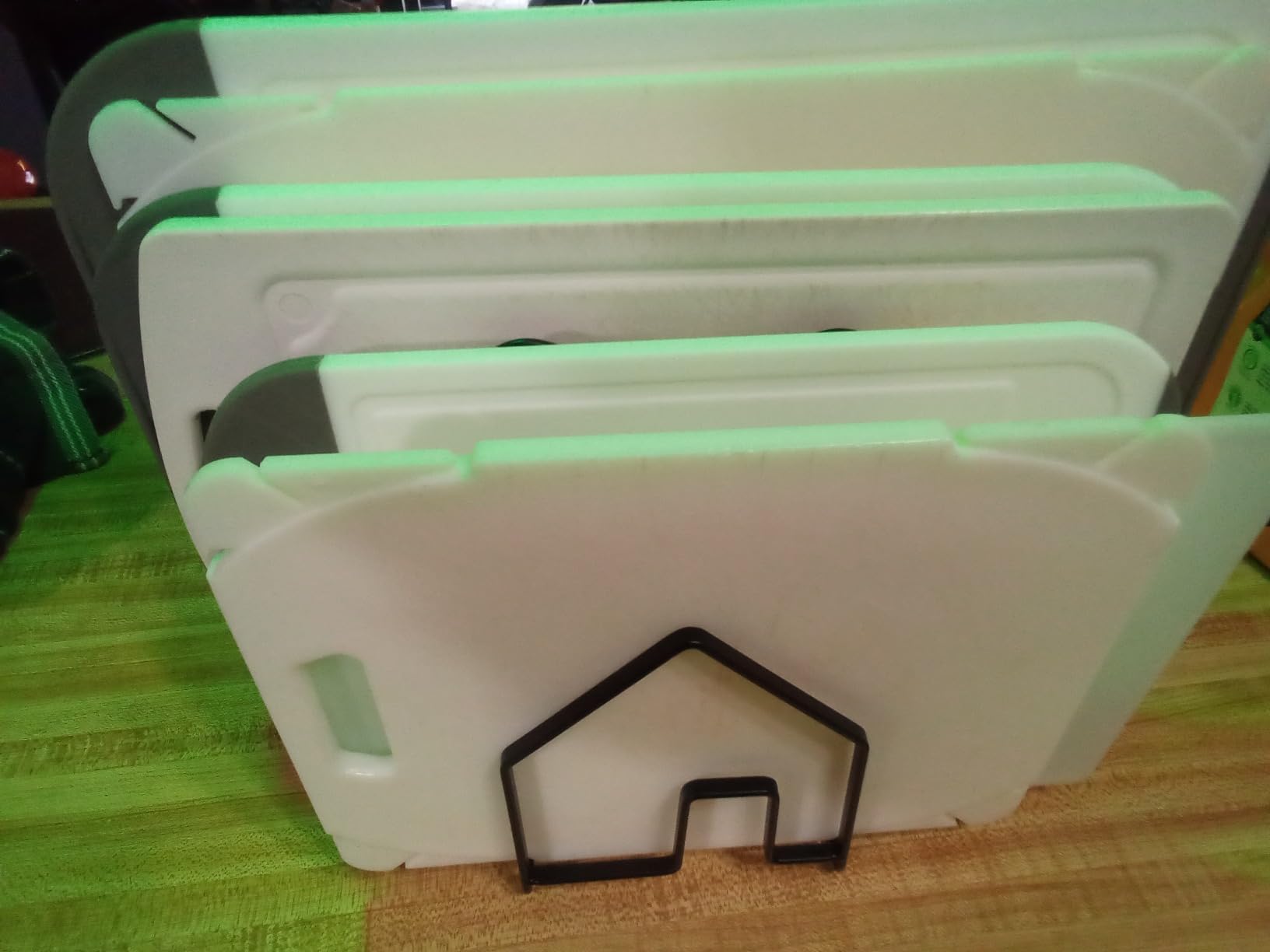 Amazon.com - GWEOBZ Metal Cutting Board Organizer, Multi-purpose ...