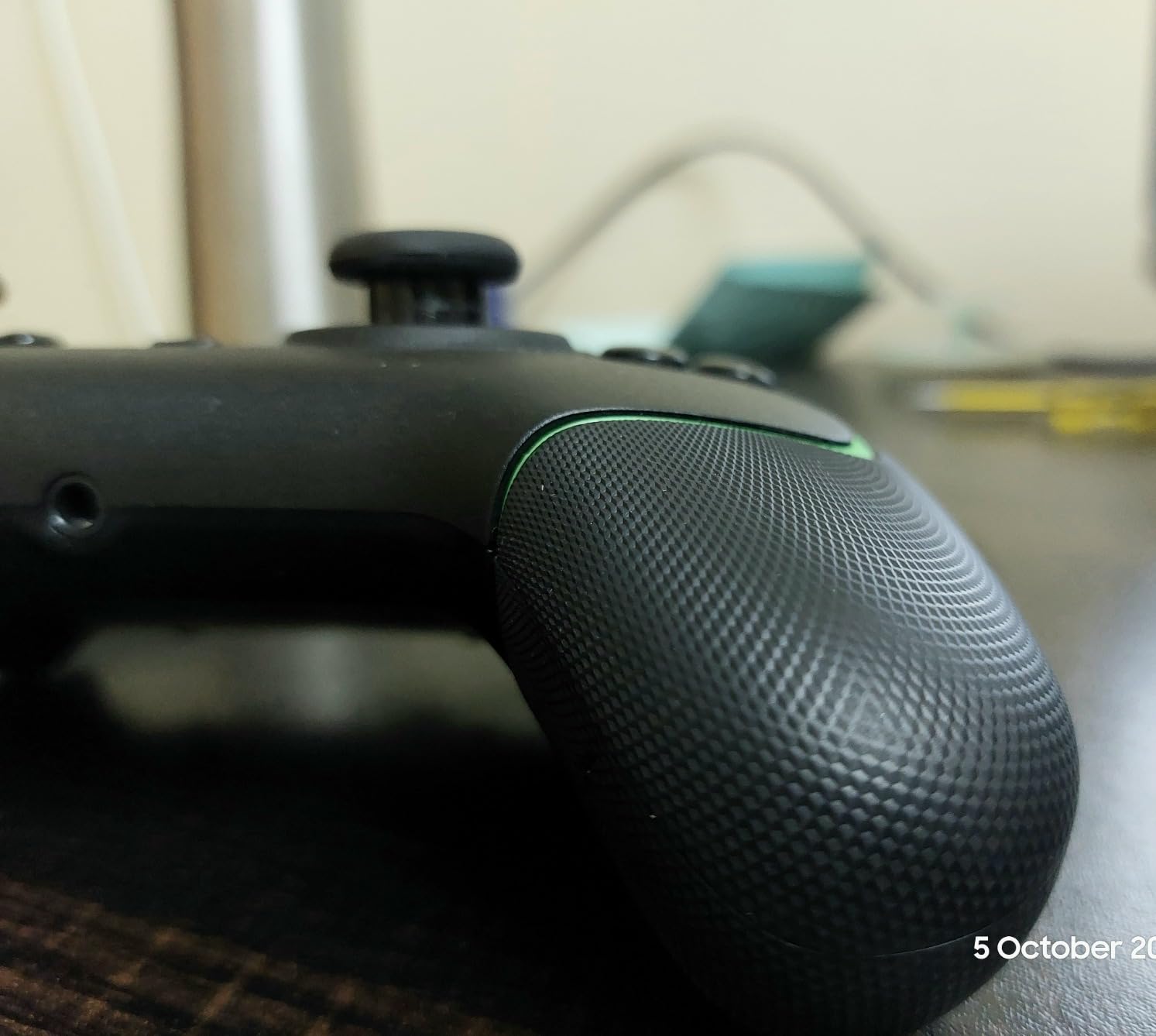 Buy Razer Wolverine V3 Pro - Wireless Gamepad for Xbox and PC ...