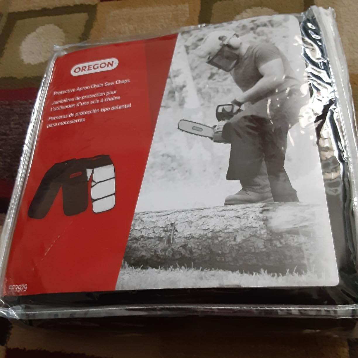 Amazon.com: Oregon Protective Chainsaw Chaps for Cutting and Logging, 8 ...