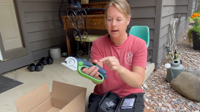 Watch ZEITE 4V Cordless Electric Scissor Cardboard Cutter on Amazon Live