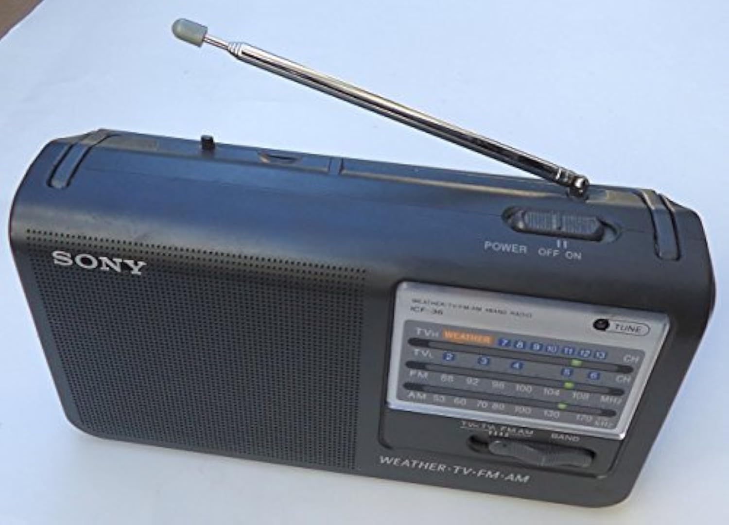 Radio de televisión portátil de 4 bandas Sony AM FM modelo ICF 36 ...