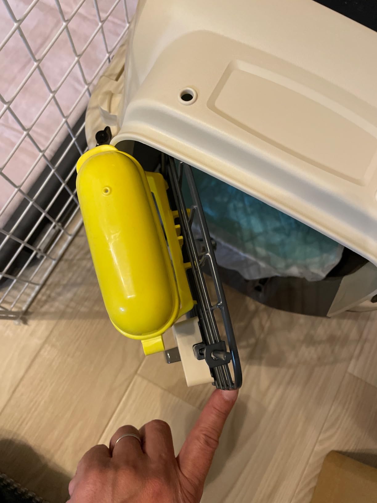 Amazon | 【OFT】 ペットケンネル ファーストクラス専用 ウォーターノズル ボトル容量(約)：380ml | オーエフティー | 水入れ・ウォーターボトル 通販