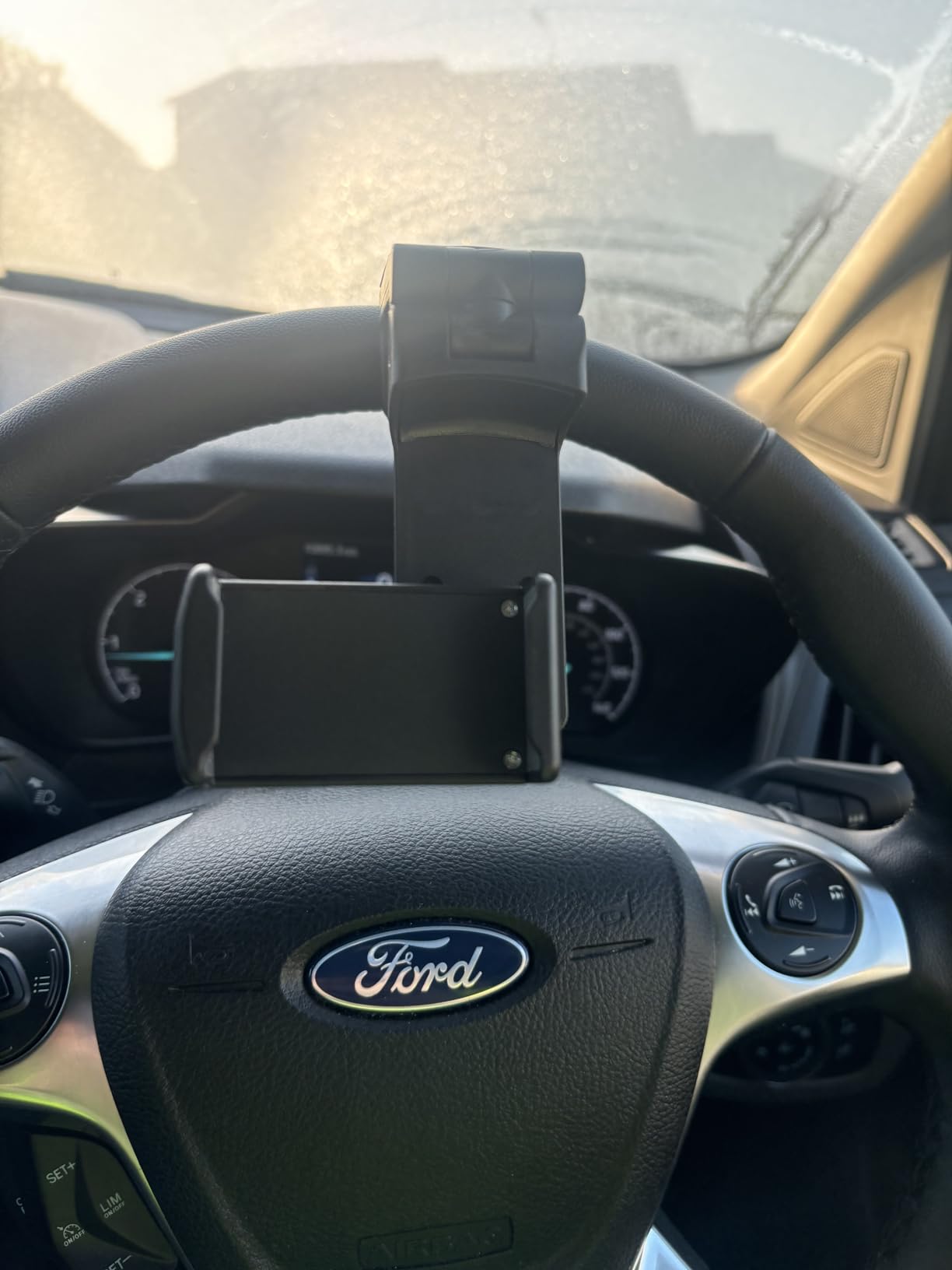 Airplane in Flight Phone Holder, 360 Degree Rotatable Adjustable Phone ...