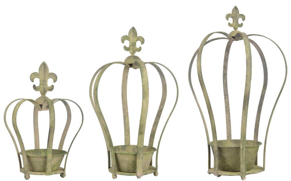 Amazon.com : Esschert Design AM79 Aged Metal Green Crown Planter (Set ...