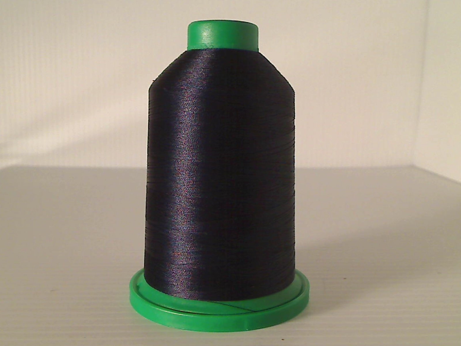 Amazon.com: Isacord Embroidery Thread 5000m (3510-3574) (3554) : Arts ...