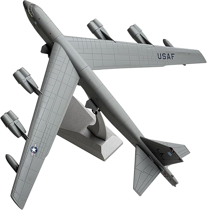 Amazon.com: B-52 Stratofortress Heavy Bomber Model 1/200 Scale Long ...
