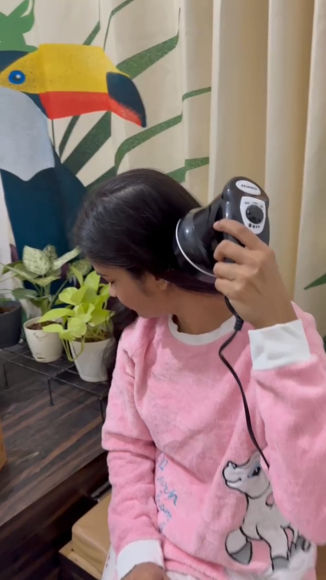 Watch "Knead out stress, roll in relaxation! Agaro Massager to the ...