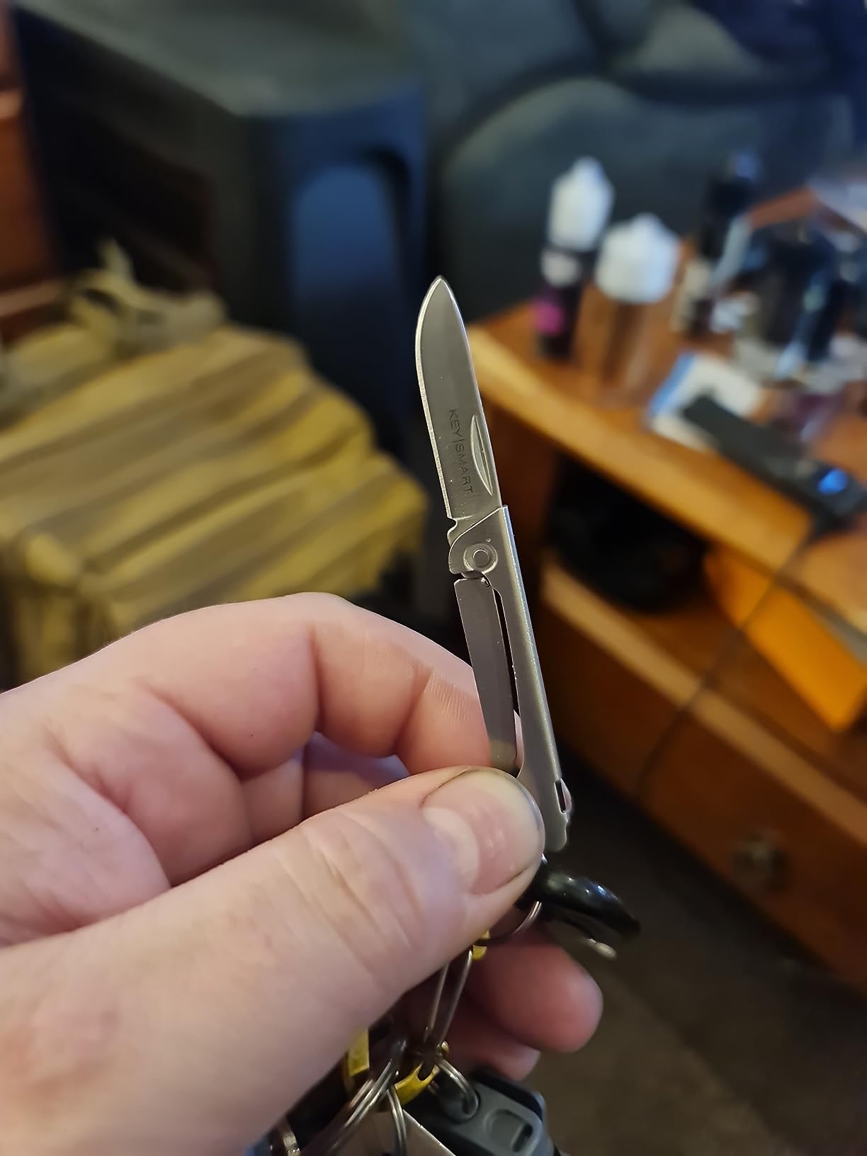 KeySmart Mini Knife - Keychain Pocket Knife, Compact Retractable ...