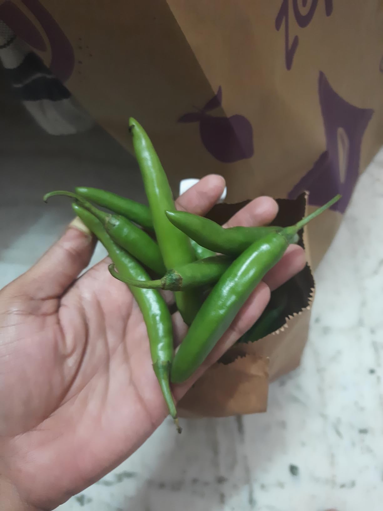 Fresh Chilli - Green, 100g : Amazon.in: Grocery & Gourmet Foods
