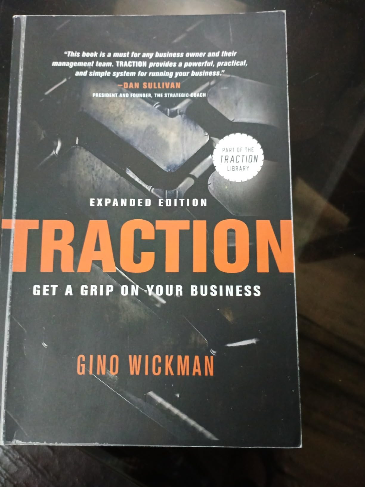 TRACTION : Gino Wickman: Amazon.in: Books