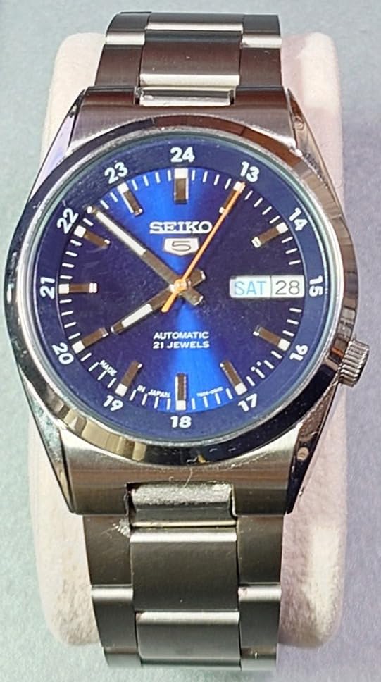 Amazon.co.jp: セイコー5 逆輸入モデル SEIKO5 機械式（自動巻き） SNK563J1 メンズ : ファッション