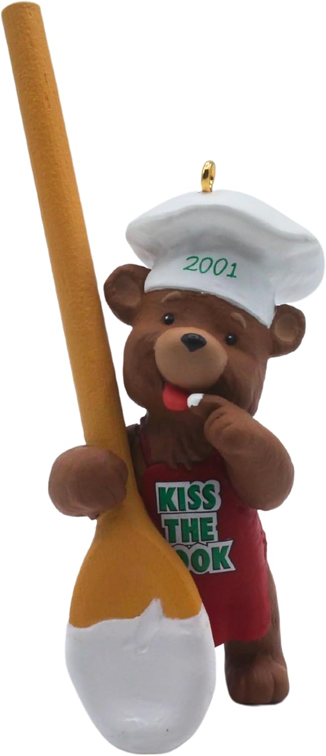 Amazon.com: Hallmark Keepsake Ornament Kiss the Cook! 2001 QX2852 ...