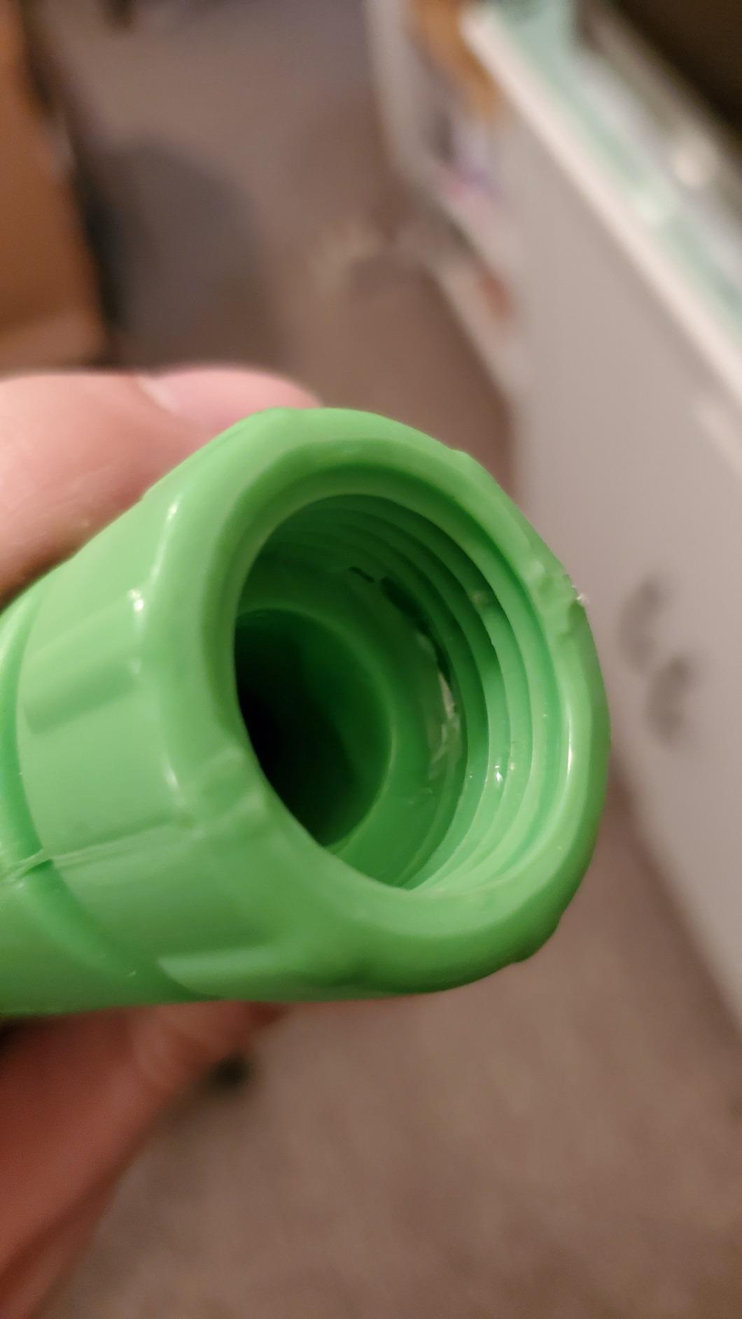 Python Hands-Free and Spill Free Aquarium Hook, Green 10.25 x 1.50 x 5. ...