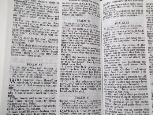 KJV Emerald Text Bible, KJ530:T Hardback with Jacket 40: King James ...