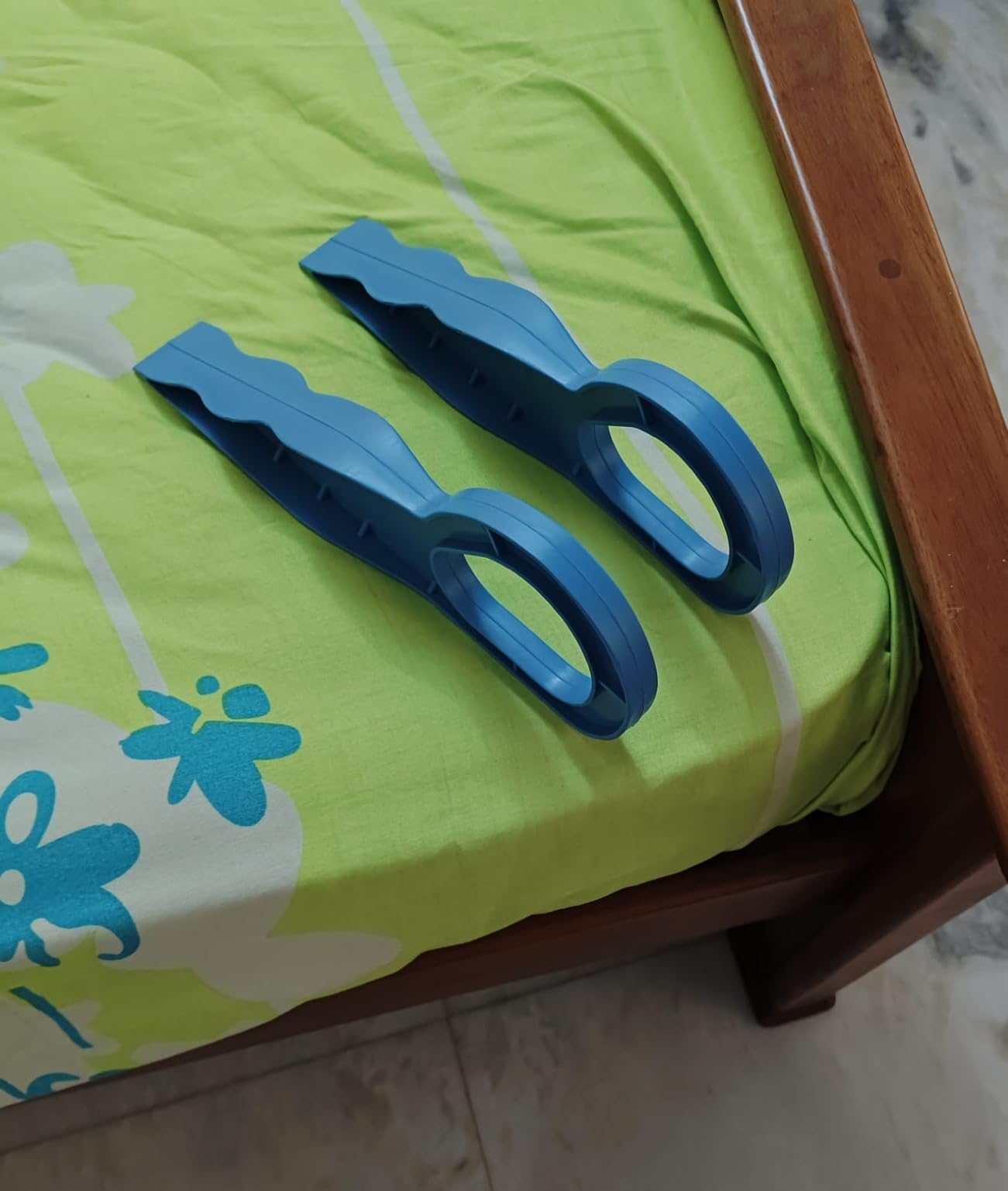 Rushwak Plastic (Pack of 1) Mattress Lifter Tool 2 in 1 Bedsheet Tucker ...