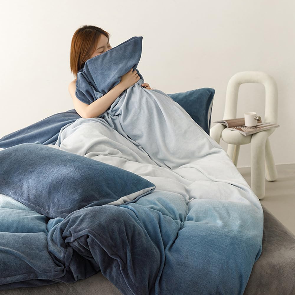 Snapklik.com : Gradient Blue Velvet Comforter Queen Fluffy Blue White ...