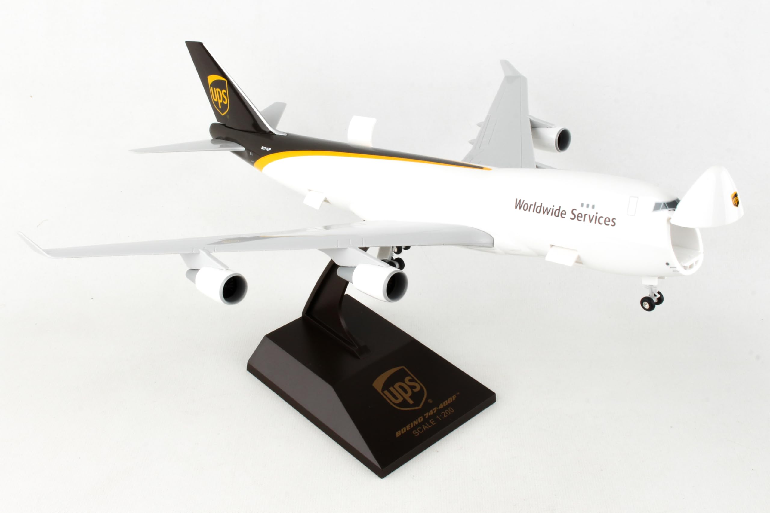 Amazon.com: Skymarks UPS 747-400F 1/200 W/Gear & Opening Doors (SKR1113 ...