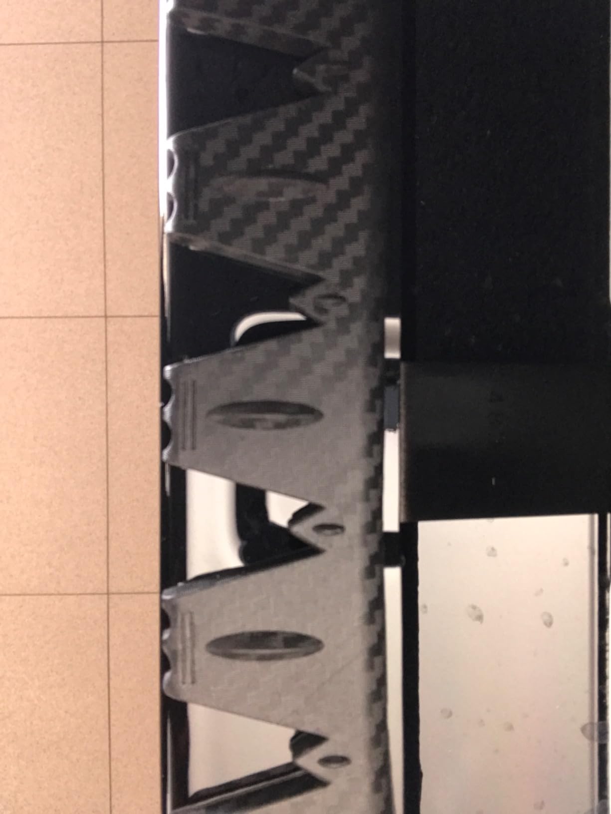 Amazon.co.jp: Kiload アンダーガード アンダープロテクター 汎用 ガリ傷から守る バンパー下端部をガリ傷防止 車傷防止 キズ防止 簡単設置 8本セット （カーボンパターン ...