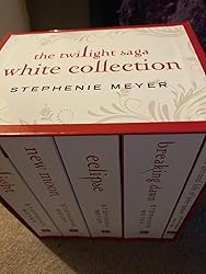 The Twilight Saga Complete Collection: Meyer, Stephenie: 9780316132909: Books - Amazon.ca