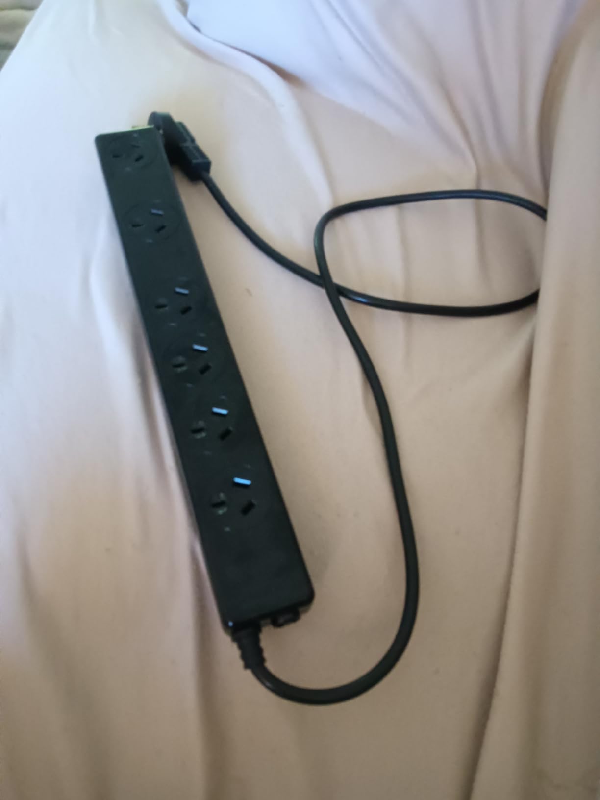 Jackson Spaced Surge Powerboard - 6 Outlets : Amazon.com.au: Electronics