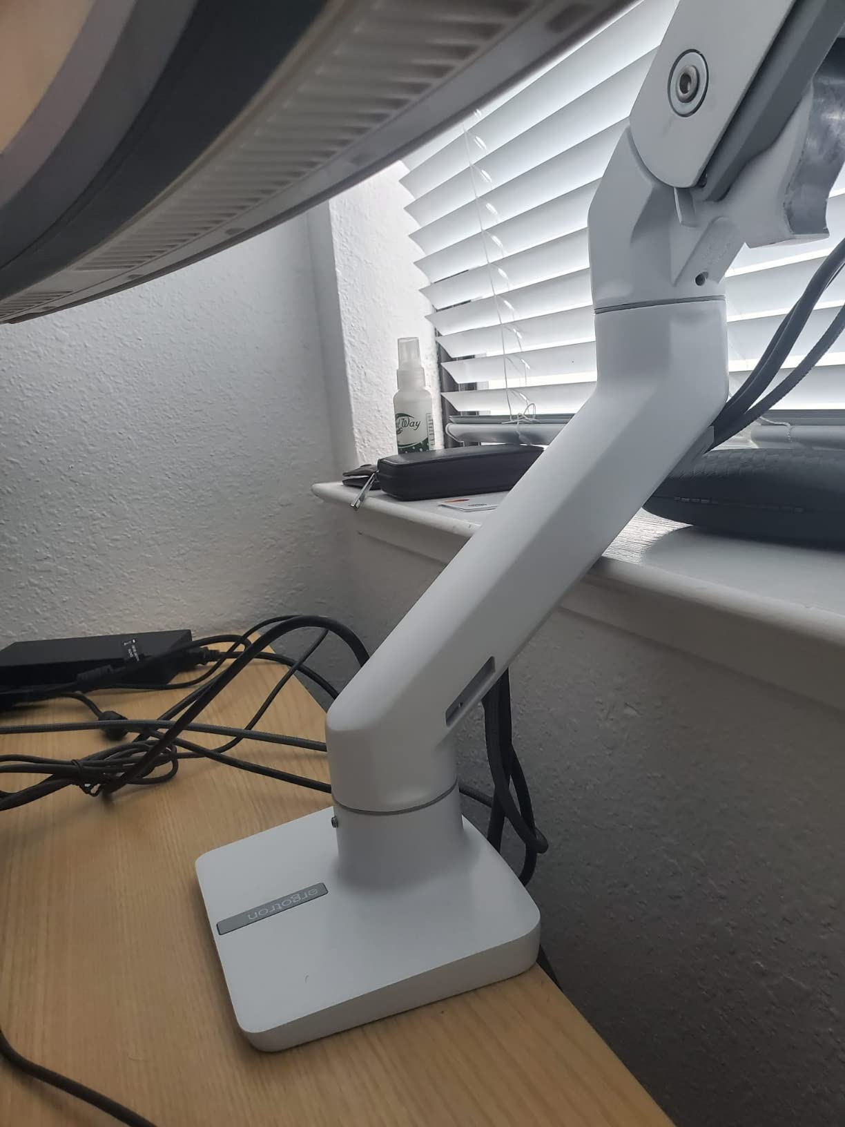 $32/mo - Finance Ergotron – HX Single Ultrawide Monitor Arm with HD ...