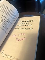Dangerous Desert Abduction (Love Inspired Suspense): VanHorn, Kellie: 9781335597540: Amazon.com ...